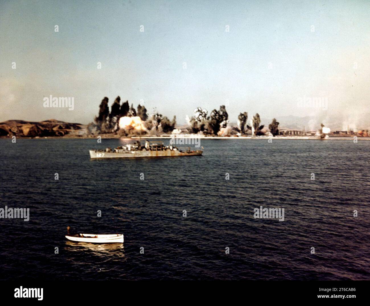 USS Begor (APD-127) off Hungnam on 24 December 1950 Stock Photo - Alamy