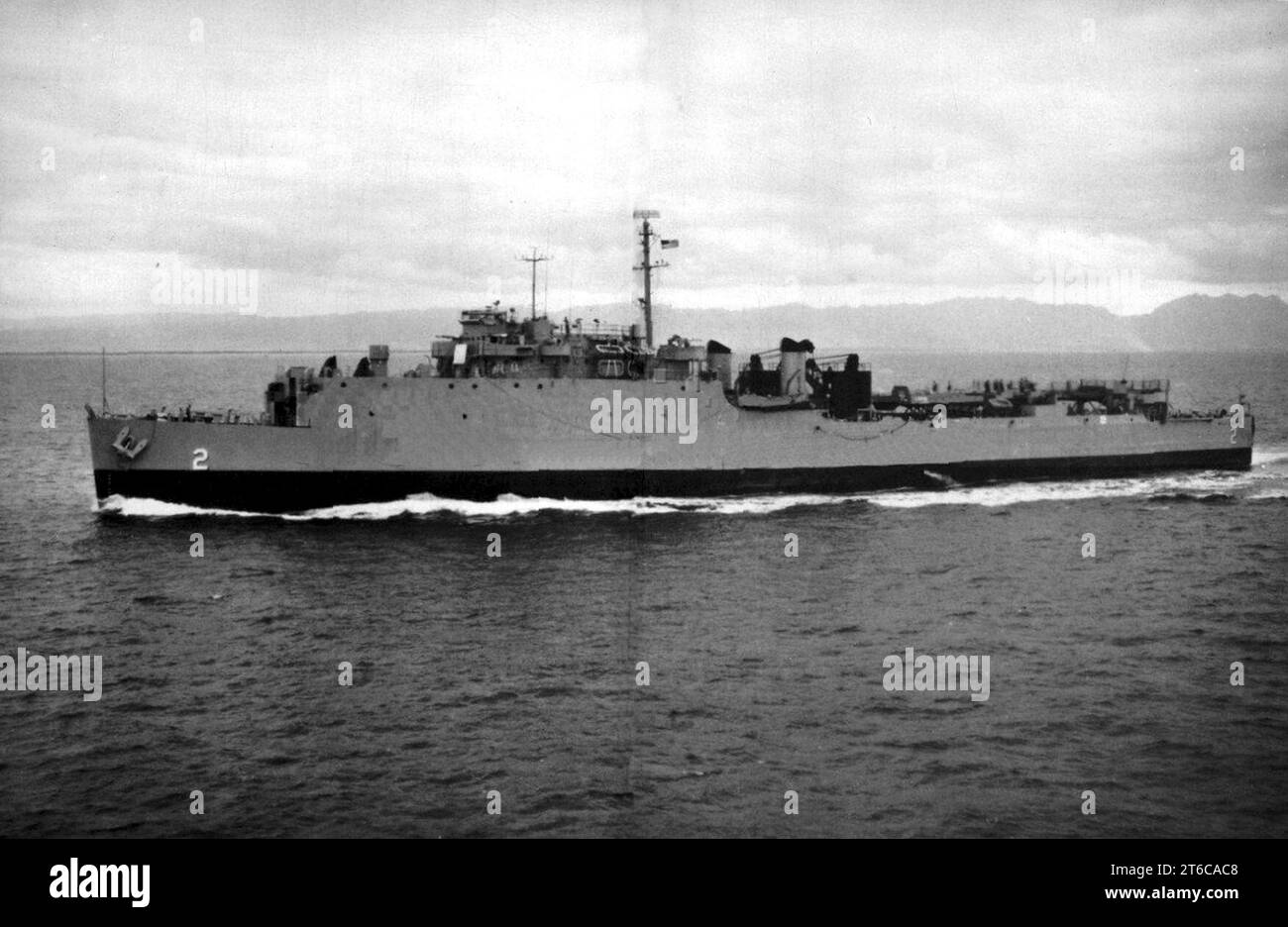 USS Belle Grove (LSD-2) underway in 1965 Stock Photo - Alamy