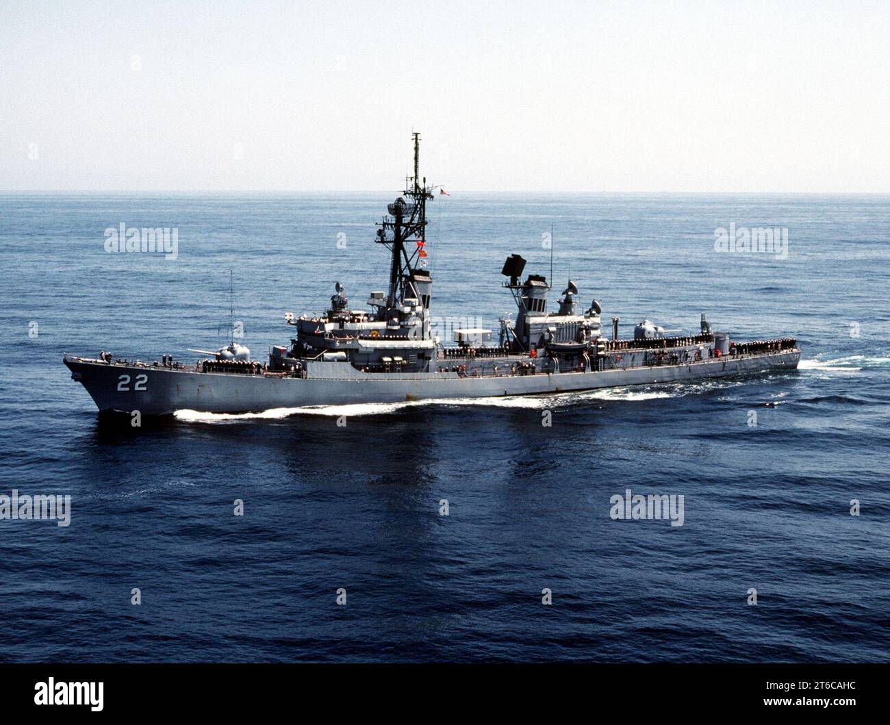 USS Benjamin Stoddert (DDG-22) underway in 1983 Stock Photo - Alamy