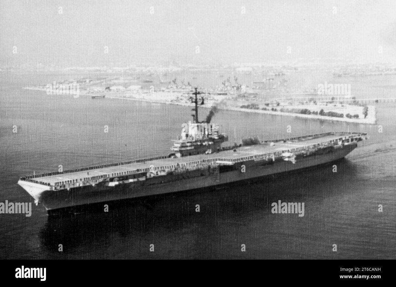 USS Bennington (CVS-20) leaving Long Beach in 1969 Stock Photo - Alamy