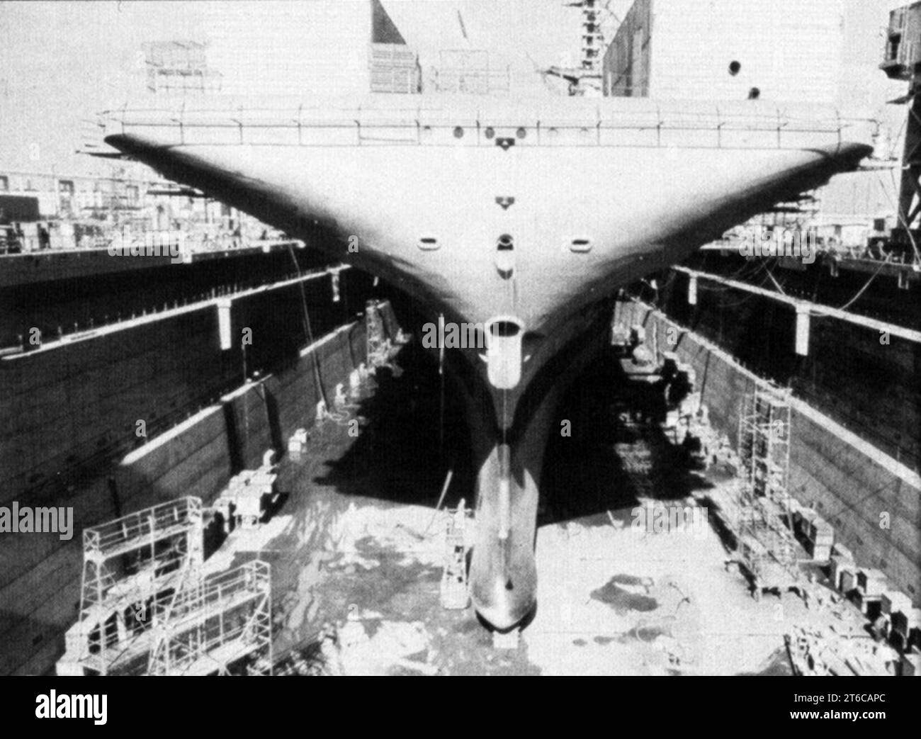USS Bennington (CVS-20) in dry dock of Long Beach NS c1969 Stock Photo ...