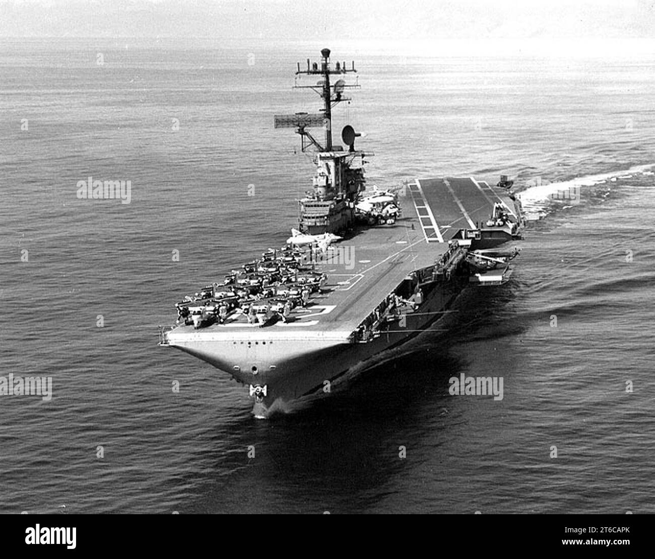 USS Bennington (CVS-20) underway at sea on 5 March 1965 Stock Photo - Alamy