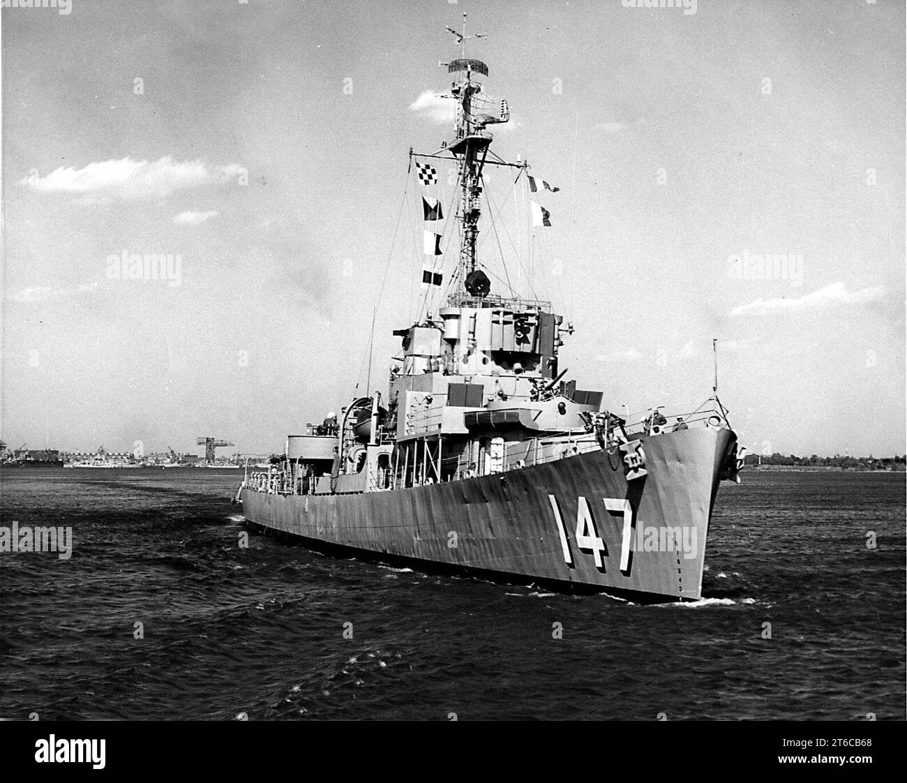 USS Blair (DE-147) underway off the Philadelphia Naval Shipyard ...