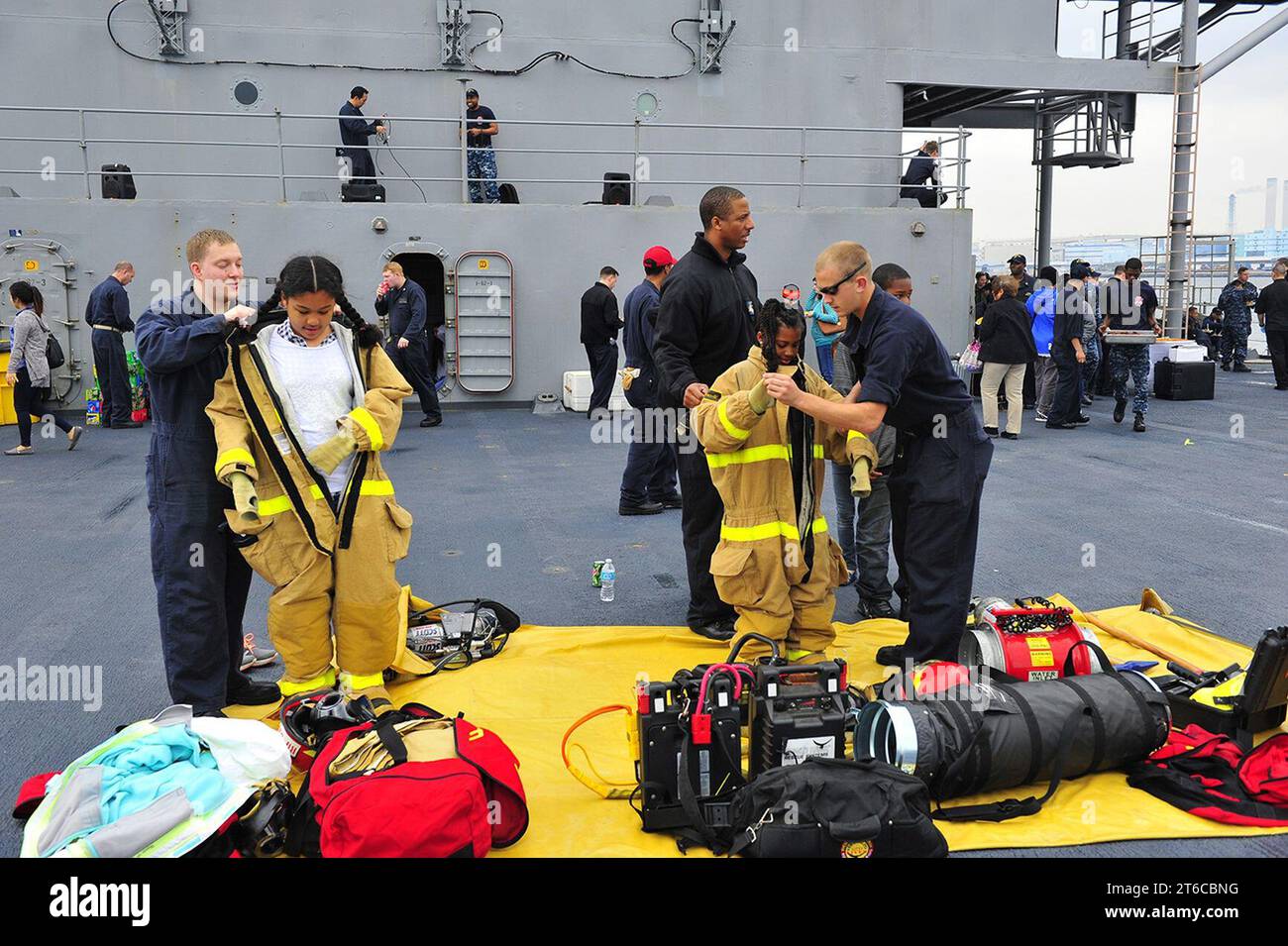 USS Blue Ridge action 150401 Stock Photo - Alamy
