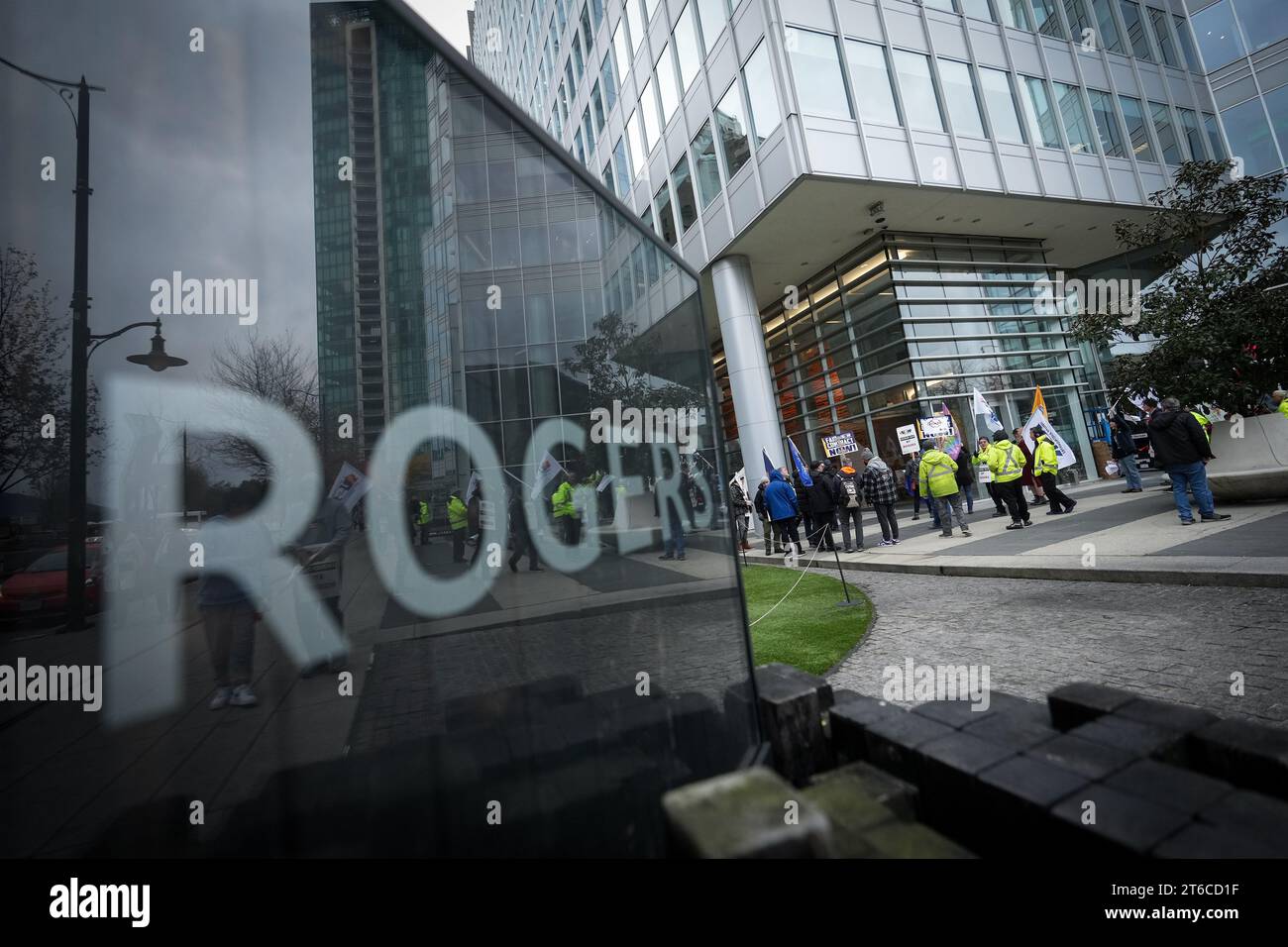 Vancouver, Canada. 09th Nov, 2023. Locked out Rogers employees who are ...