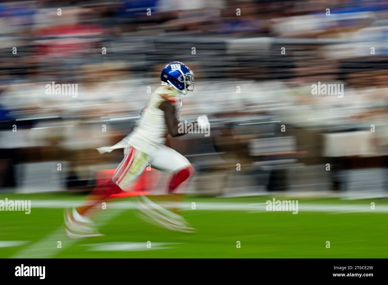 New York Giants wide receiver Parris Campbell (0) runs a kick off ...