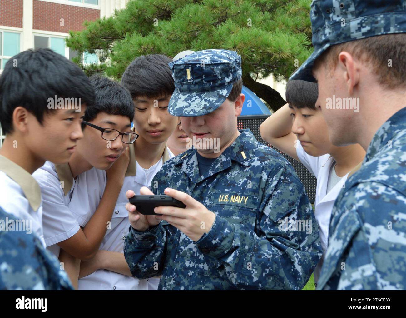 USS Blue Ridge sailors meet with South Korean high school students ...