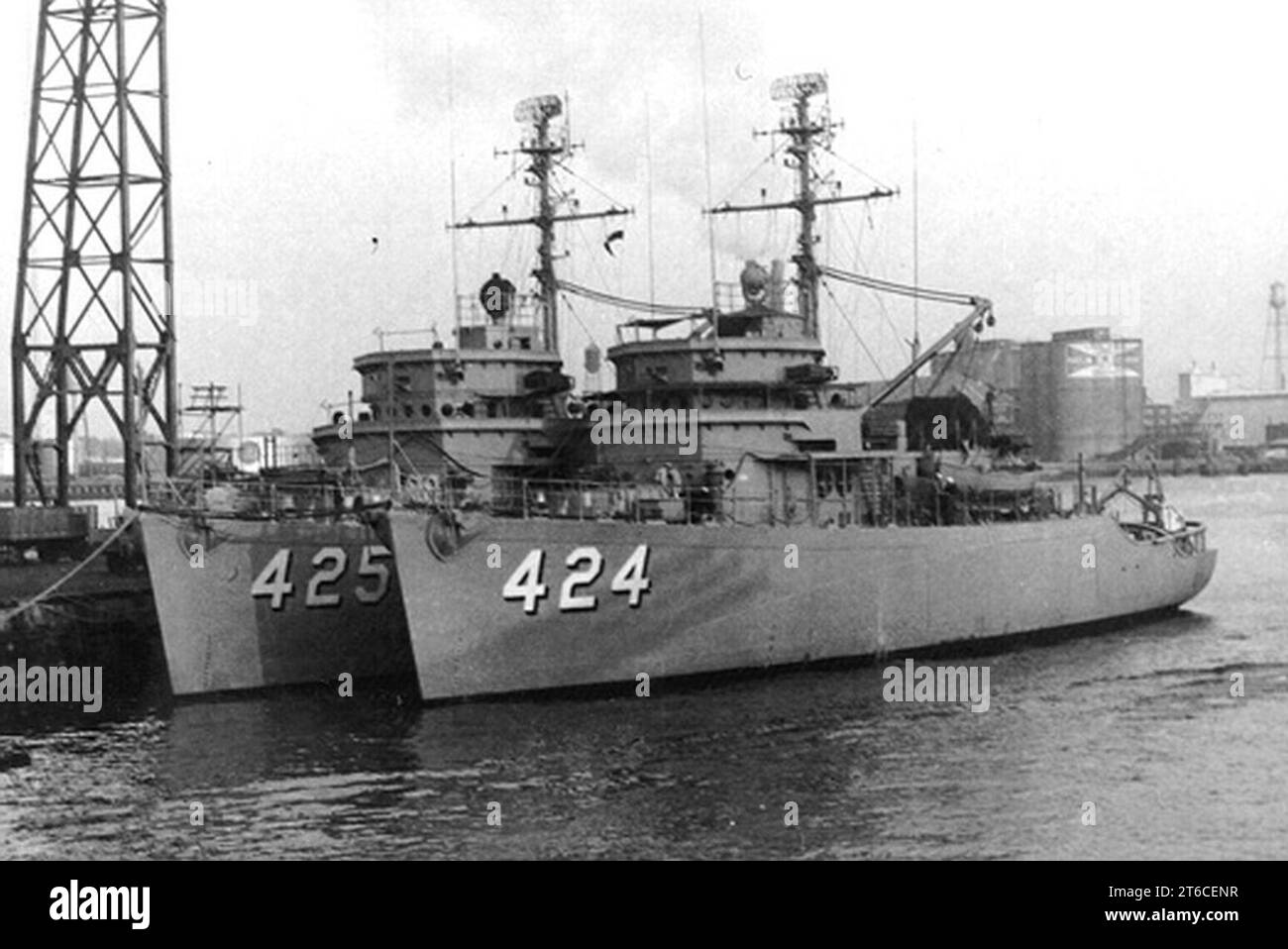 USS Bold (AM-424) and USS Bulwark (AM-425) c1953 Stock Photo - Alamy
