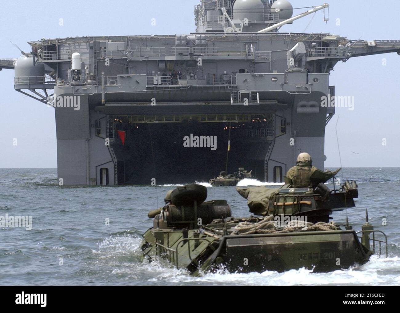 USS Bonhomme Richard (LHD-6) welldeck Stock Photo - Alamy