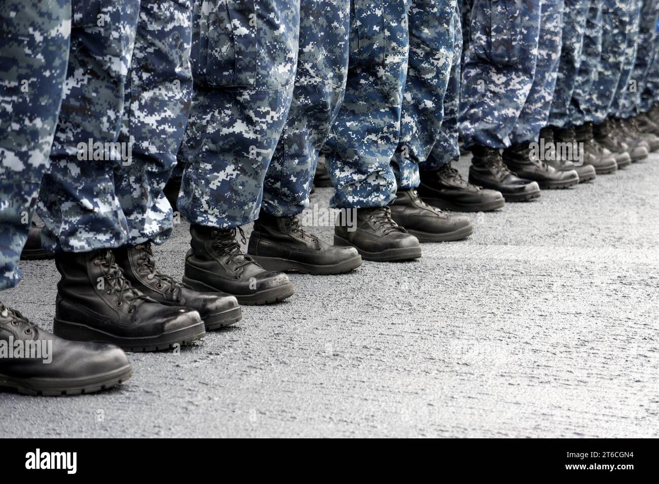 USS Bonhomme Richard Utilize Barge Stock Photo - Alamy