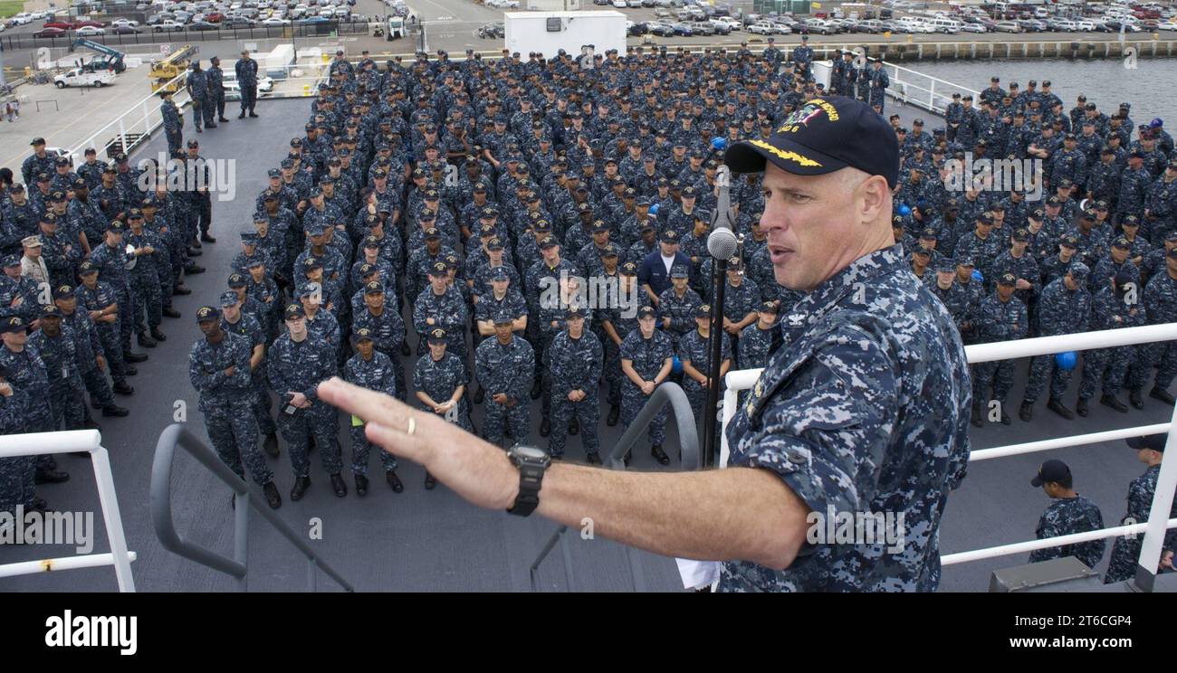 USS Bonhomme Richard Utilize Barge Stock Photo - Alamy