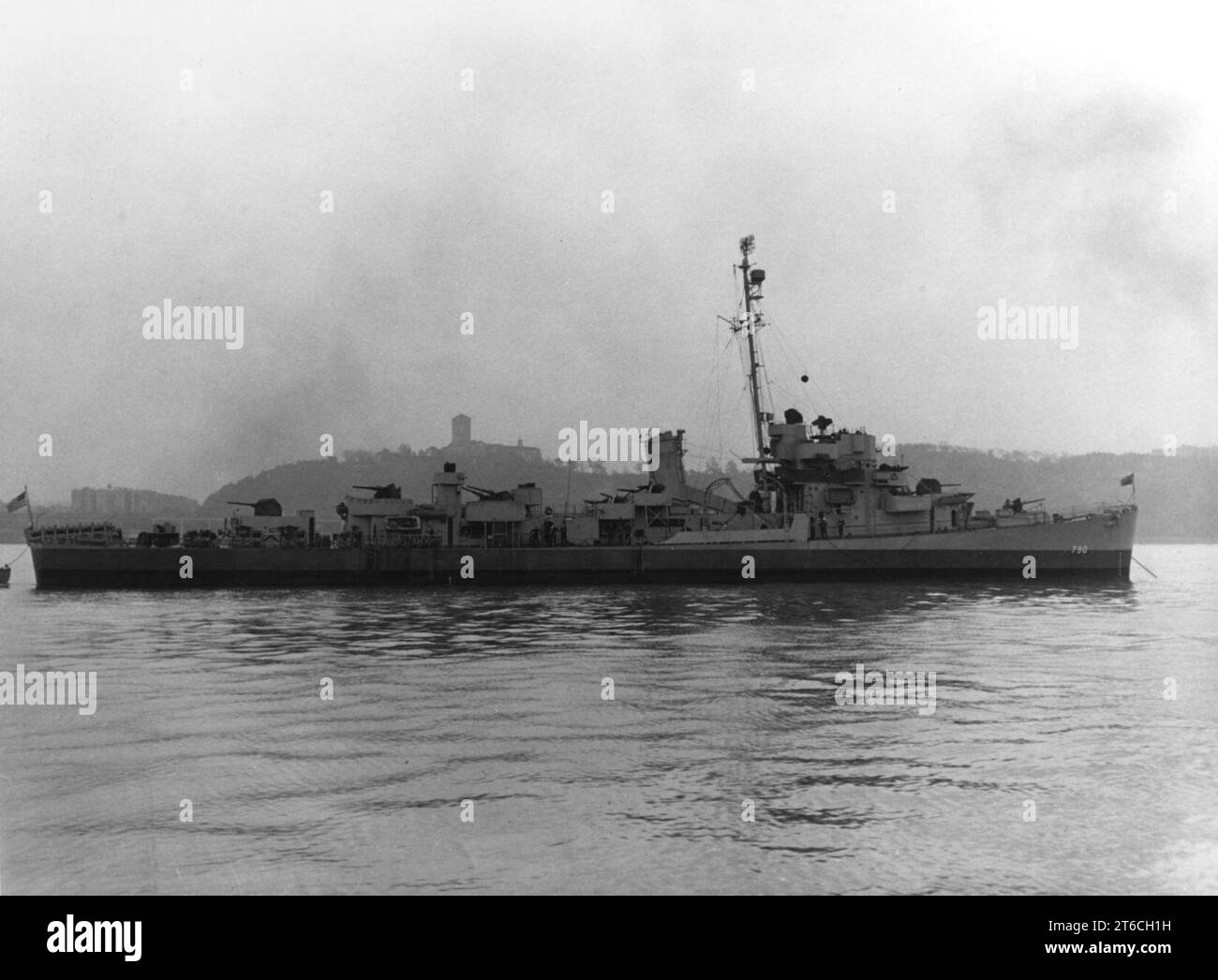 USS Borum (DE-790) anchored off New York City on 26 October 1945 Stock ...
