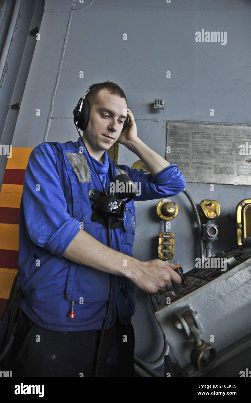 USS BOXER (LHD 4) 131125 Stock Photo - Alamy