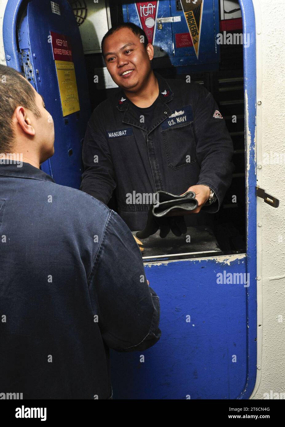 USS BOXER (LHD 4) 131220 Stock Photo - Alamy