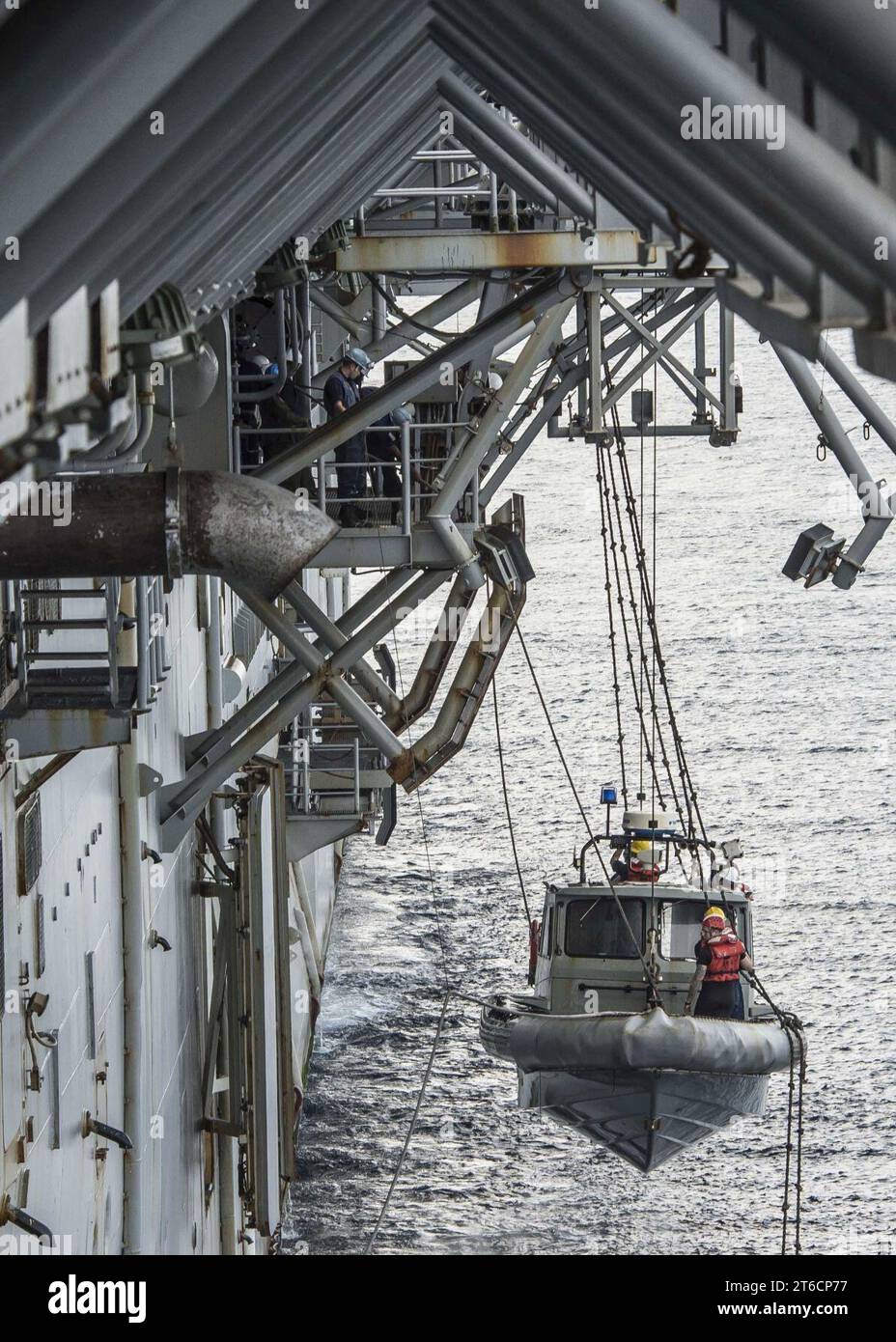 USS BOXER (LHD 4) 140201 Stock Photo - Alamy