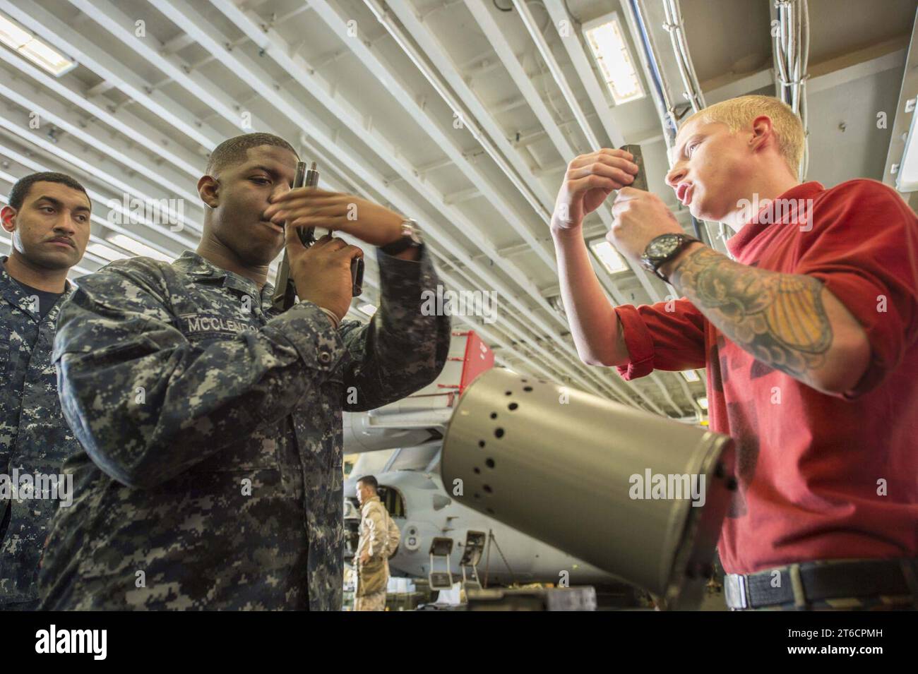 USS BOXER (LHD 4) 140226 Stock Photo - Alamy