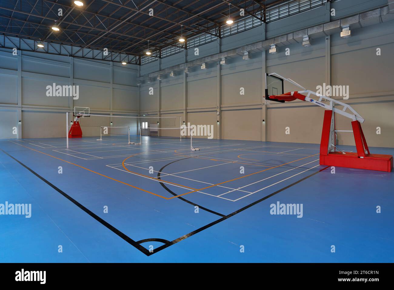 Basketball game in centennial hall hi-res stock photography and images ...