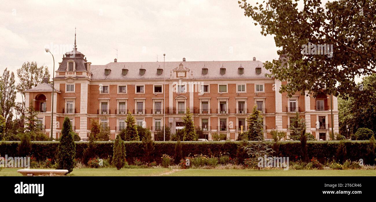 EDIFICIO INIA - MINISTERIO DE LA PRESIDENCIA - REALIZADO ENTRE 1948 Y ...