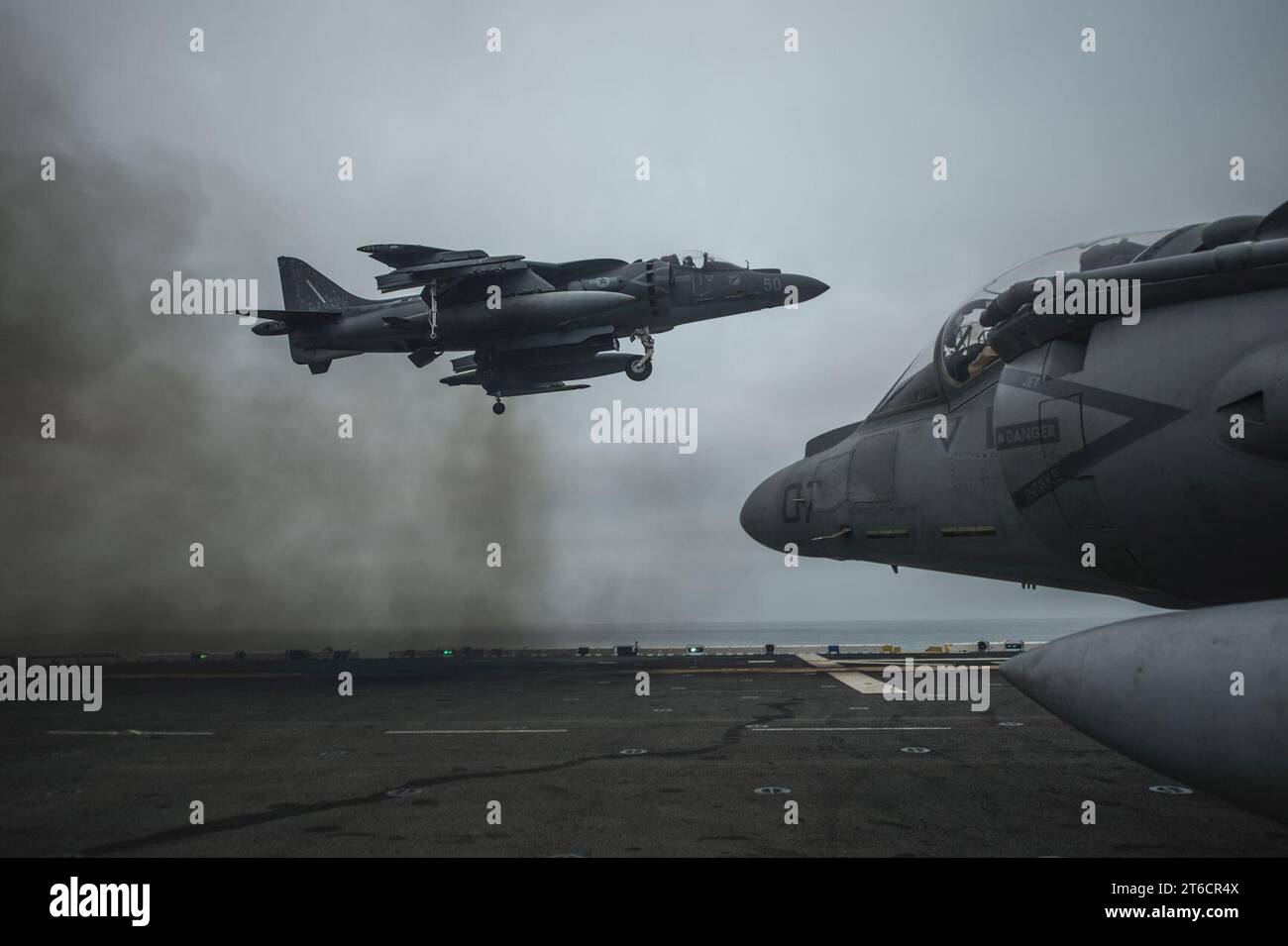 Uss boxer conducts flight hi-res stock photography and images - Alamy