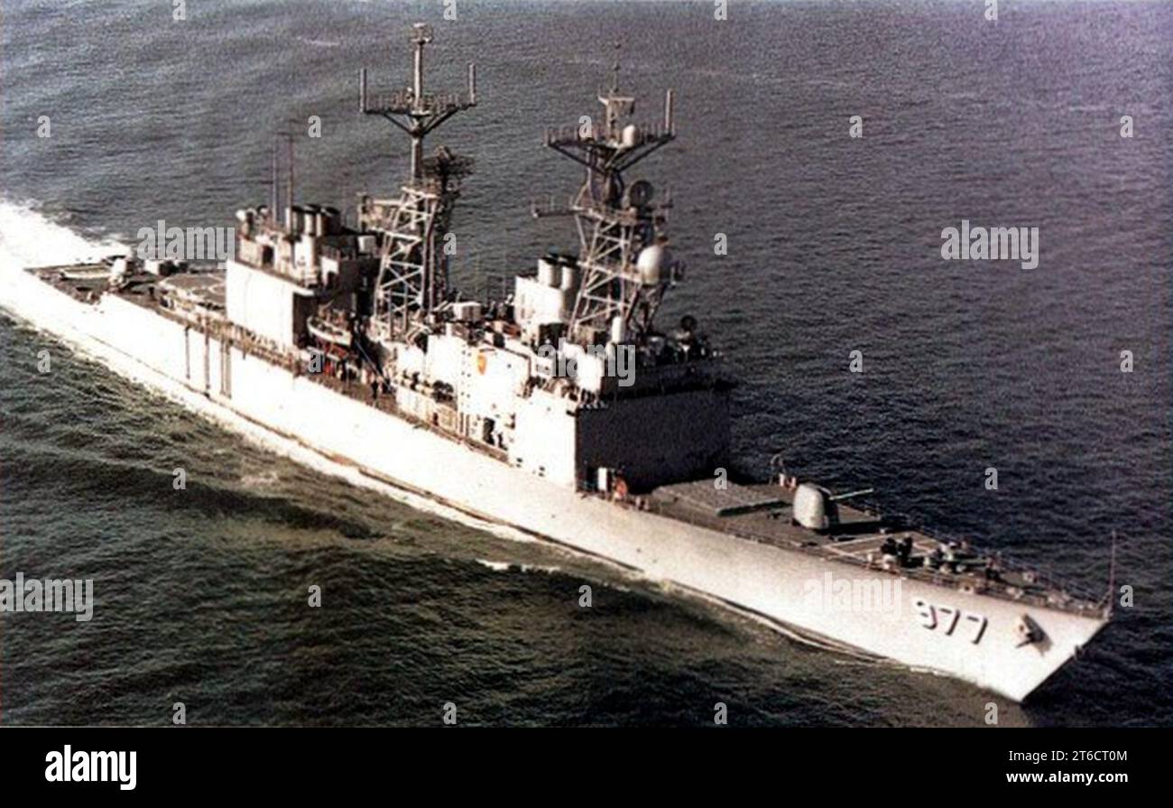 USS Briscoe (DD-977) underway in 1996 Stock Photo - Alamy