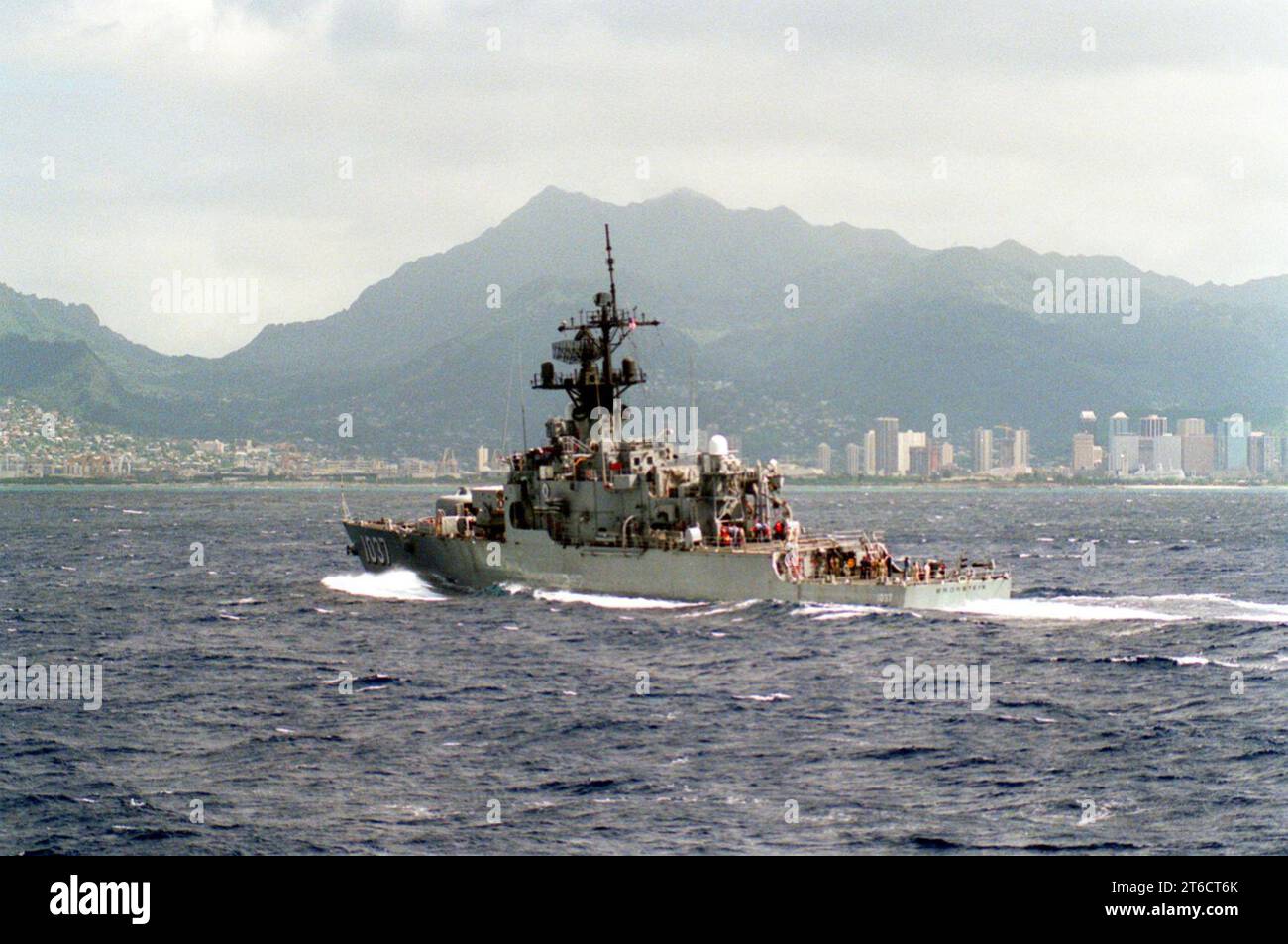 USS Bronstein (FF-1037) underway off the coast of Honolulu, Hawaii (USA ...