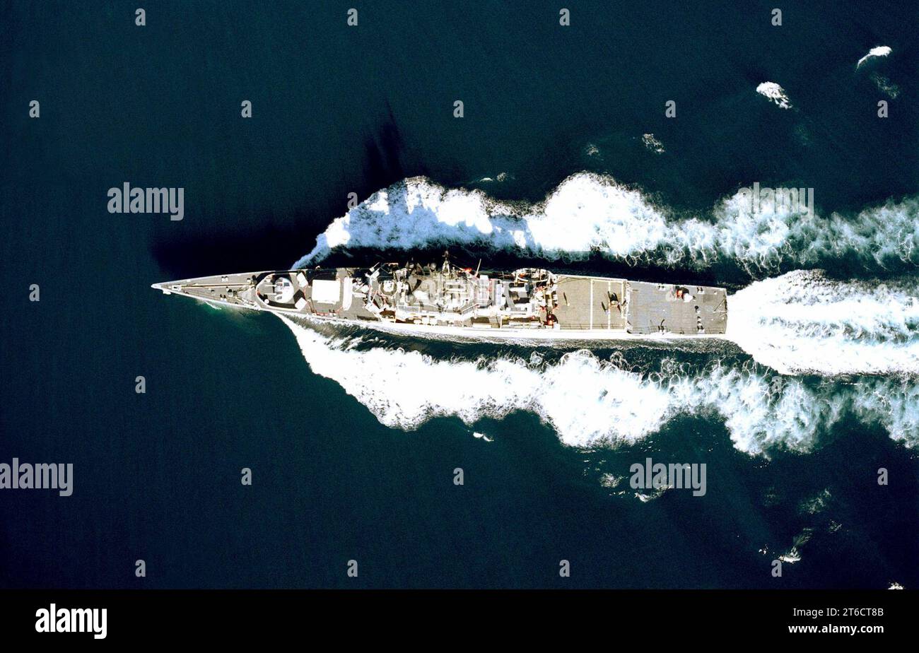 Uss bronstein ff 1037 hi-res stock photography and images - Alamy