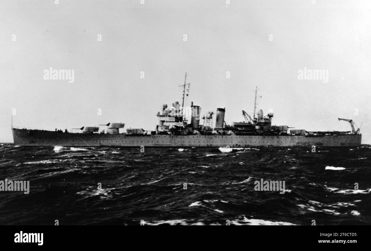 USS Brooklyn (CL-40) underway at sea, circa in 1937 Stock Photo - Alamy