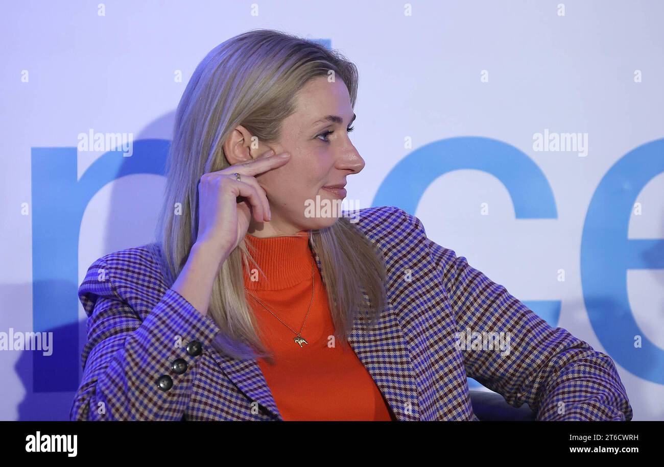 Schauspielerin am strand hi-res stock photography and images - Alamy