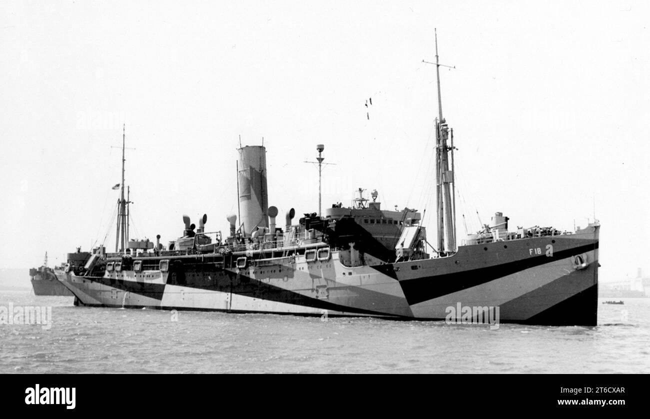 USS Calamares (AF-18) off the Hunters Point Naval Shipyard, San ...