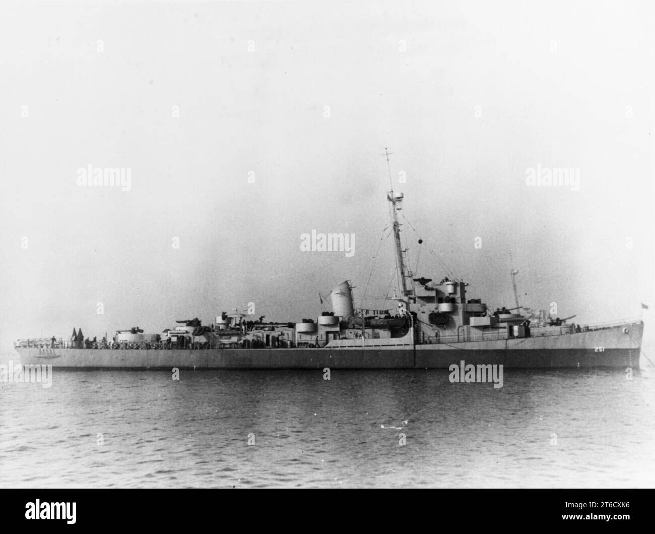 USS Camp (DE-251) off the New York Naval Shipyard (USA), on 2 April ...