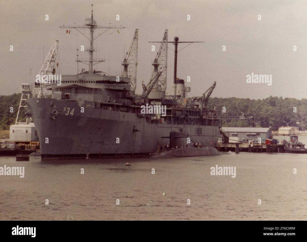 Uss canopus hi-res stock photography and images - Alamy