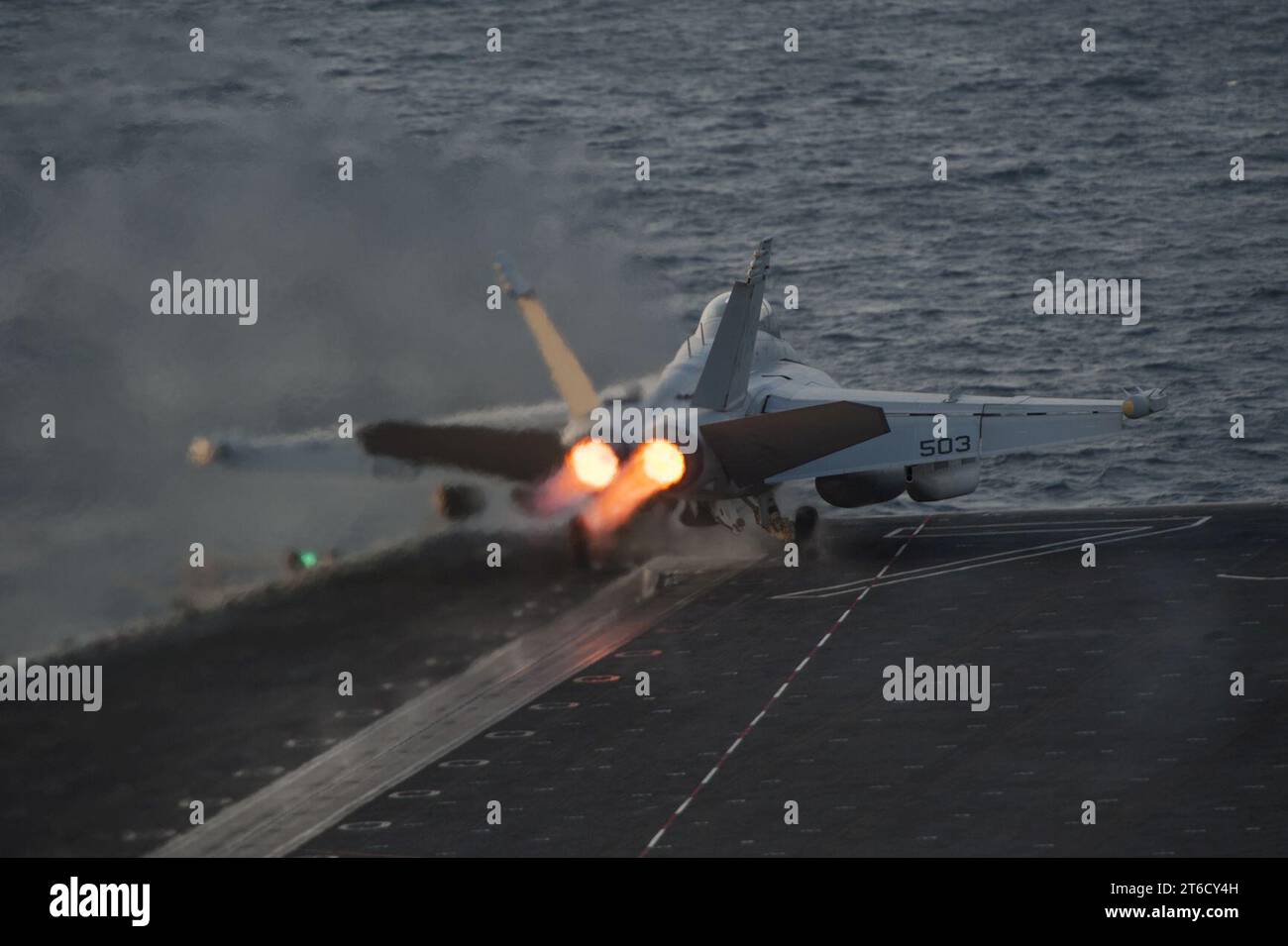 USS Carl Vinson (CVN 70) 141028 Stock Photo - Alamy