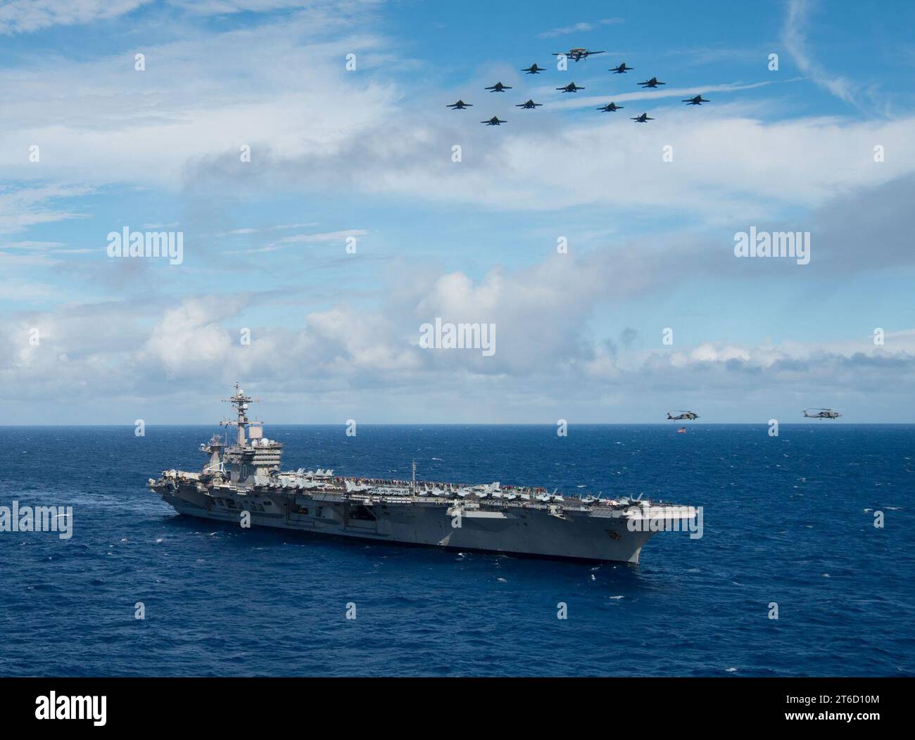 USS Carl Vinson (CVN-70) underway in the Pacific Ocean on 4 August 2018 ...