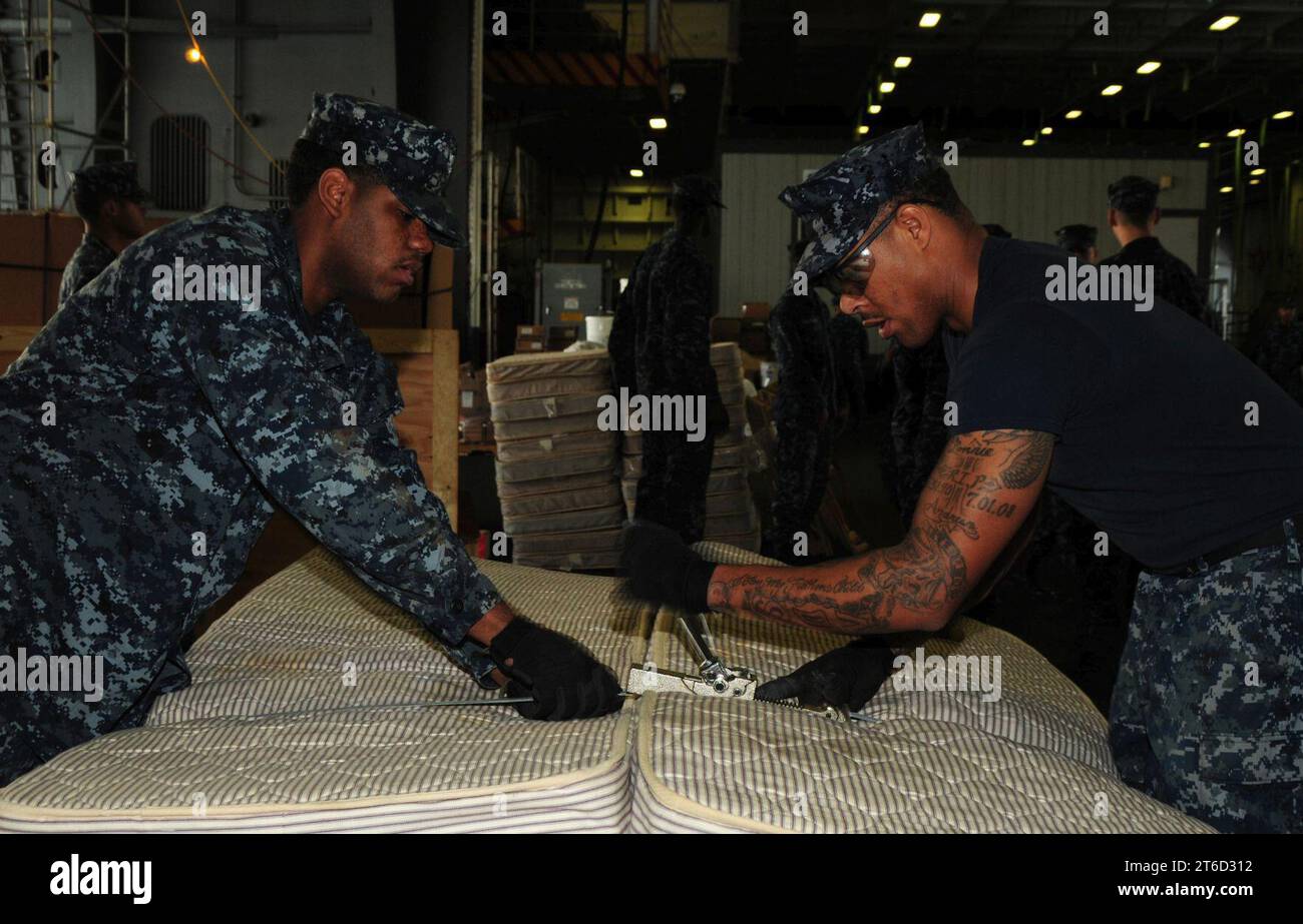 USS Carl Vinson operations 130109 Stock Photo - Alamy