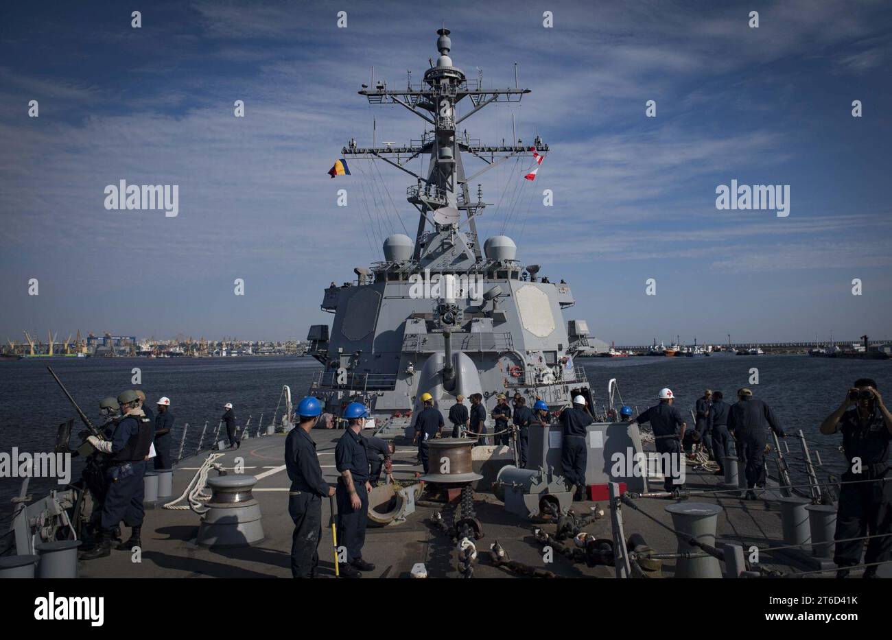 USS Carney (43432954204 Stock Photo - Alamy