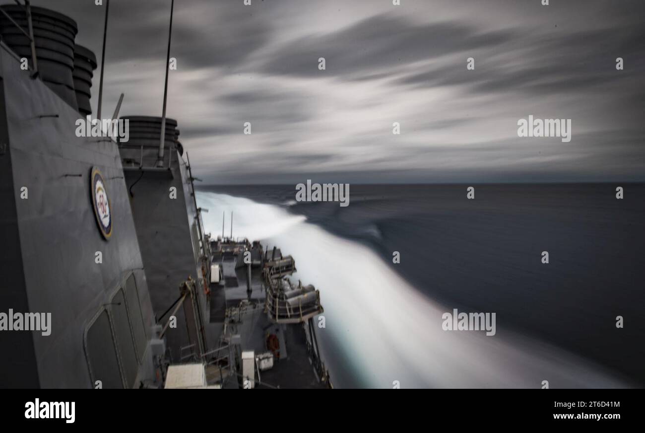 USS Carney (42405974060 Stock Photo - Alamy