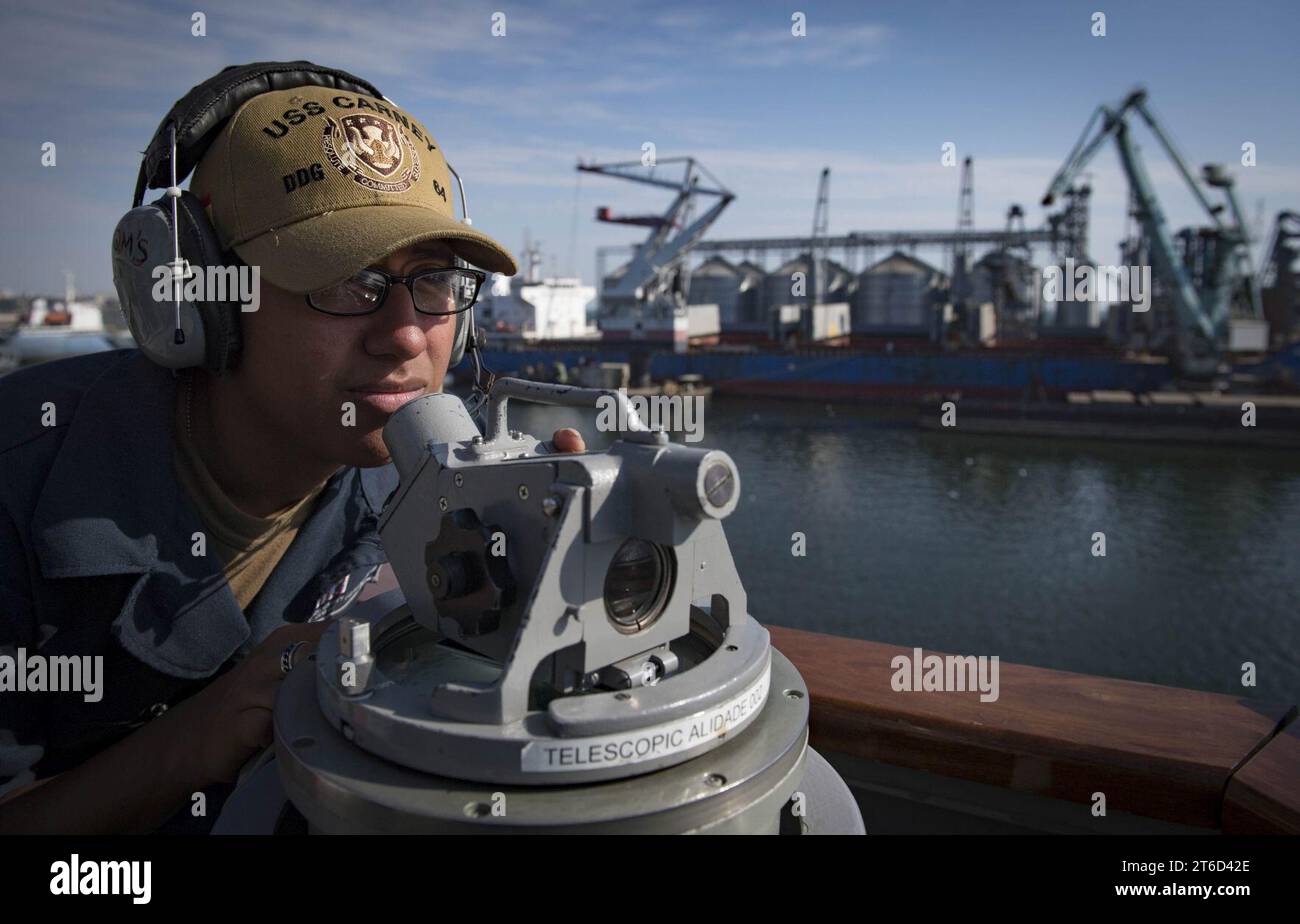 USS Carney (43432954614 Stock Photo - Alamy