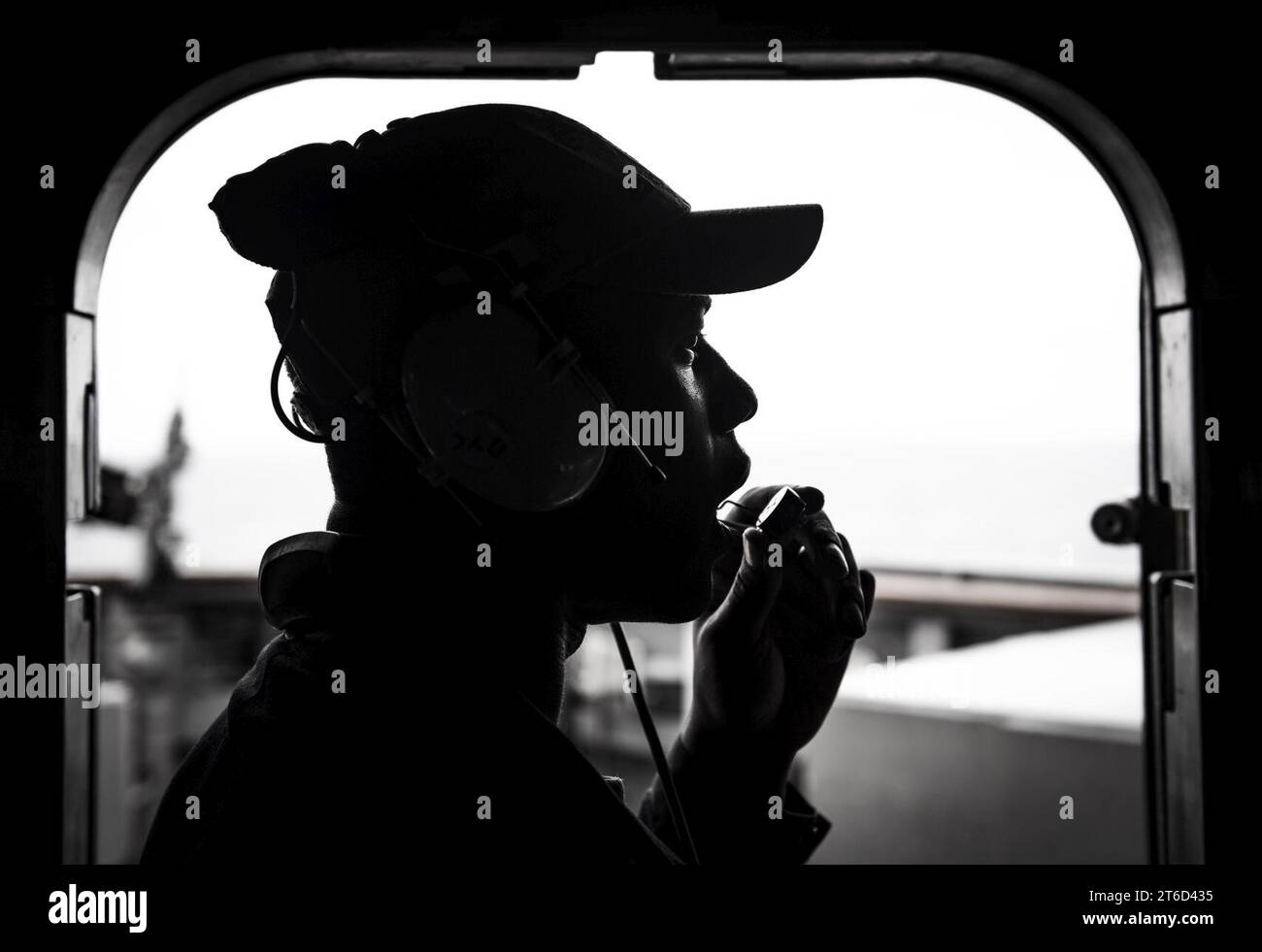 USS Carney (42405975510 Stock Photo - Alamy