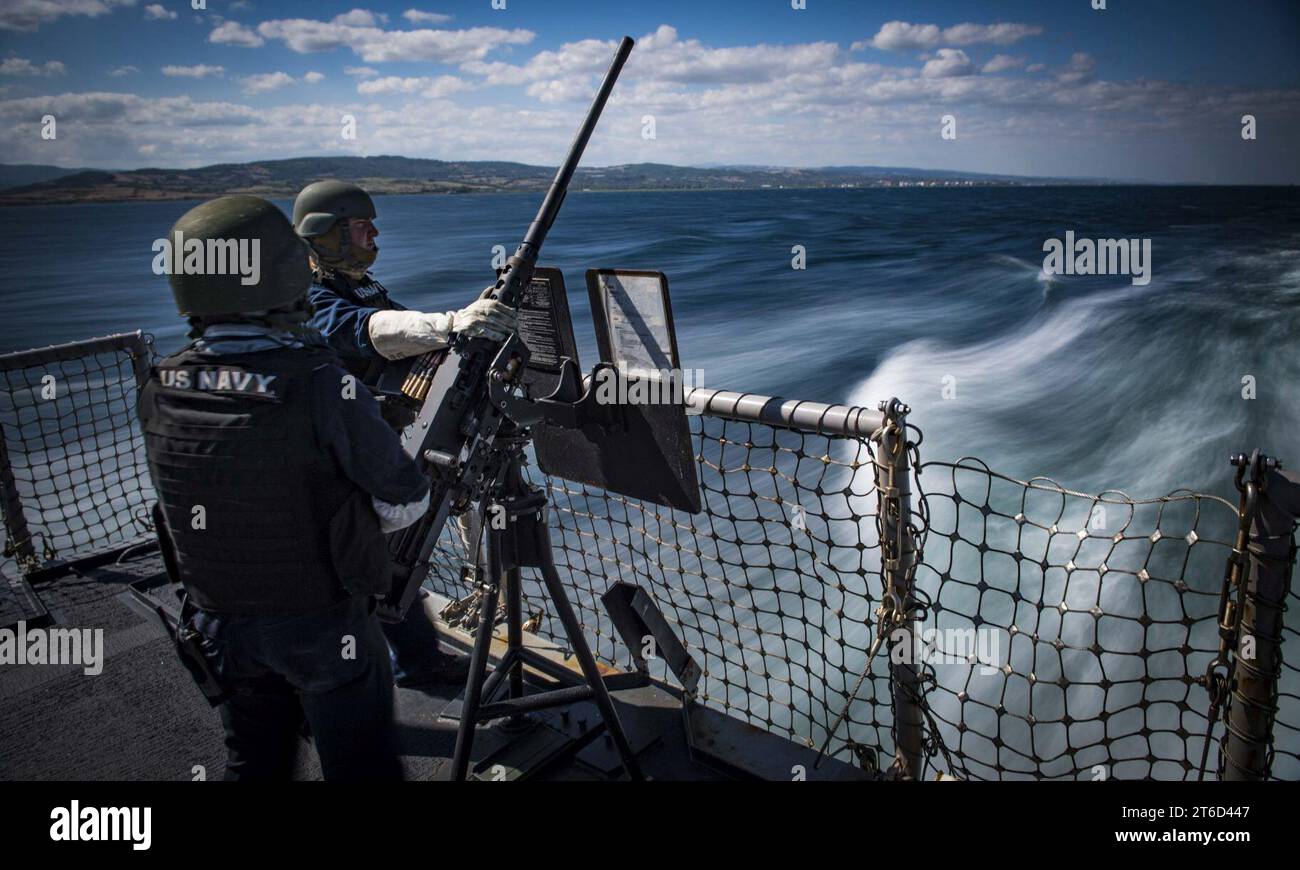 USS Carney (44011775521 Stock Photo - Alamy