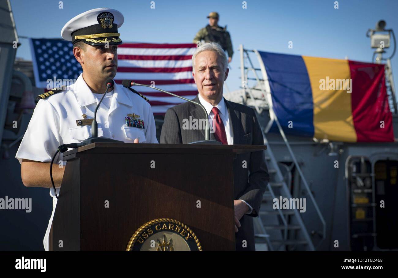 USS Carney (44038904652 Stock Photo - Alamy