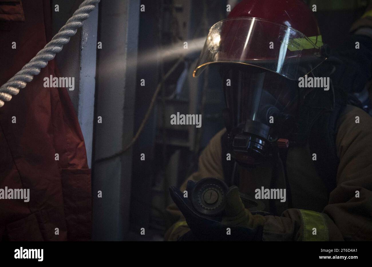 USS Carney Conducts General Quarters Drill (42916716865 Stock Photo - Alamy