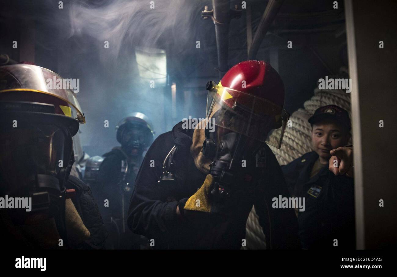 USS Carney Conducts General Quarters Drill (42916721195 Stock Photo - Alamy