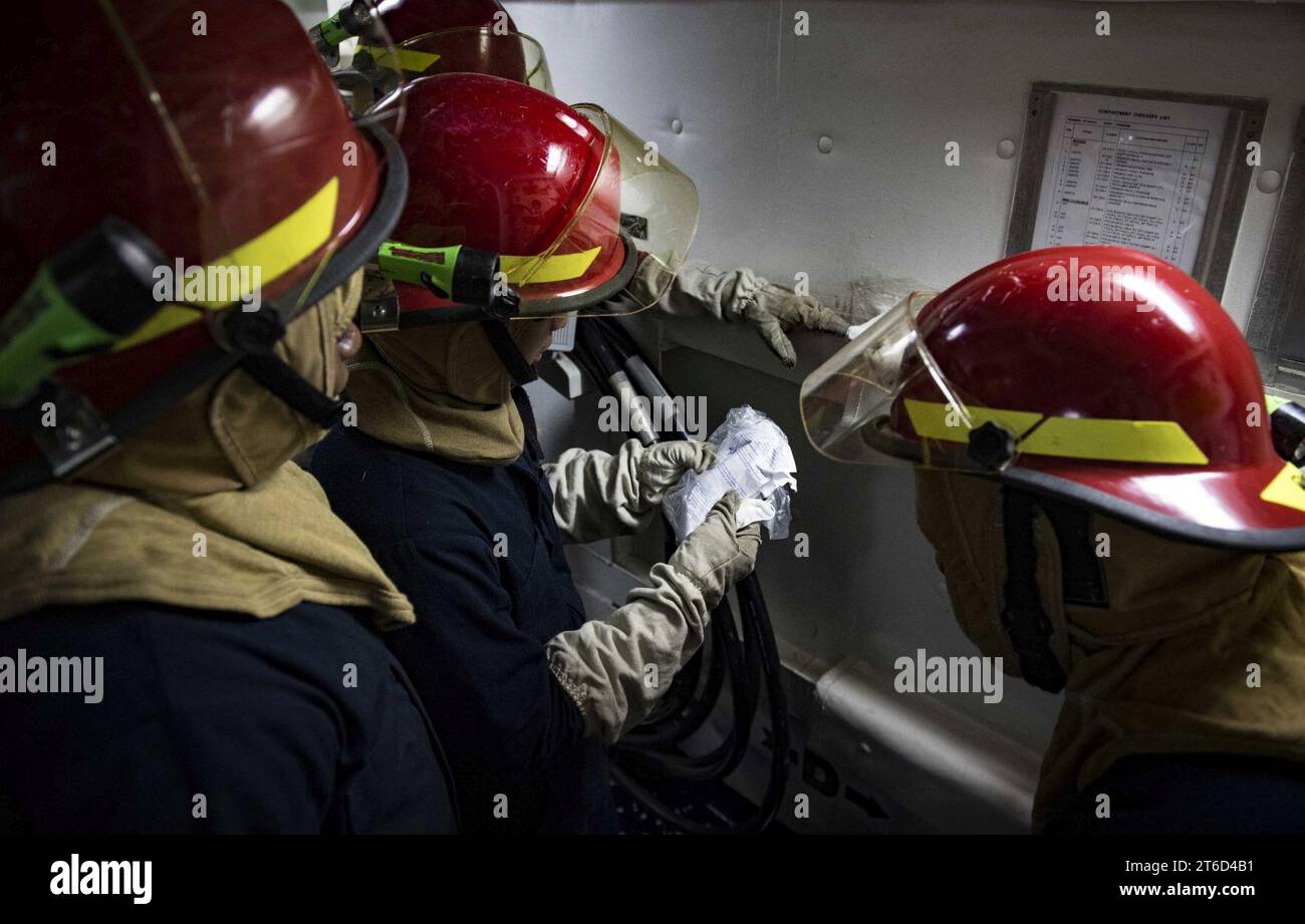 USS Carney Conducts General Quarters Drill (42916722685 Stock Photo - Alamy