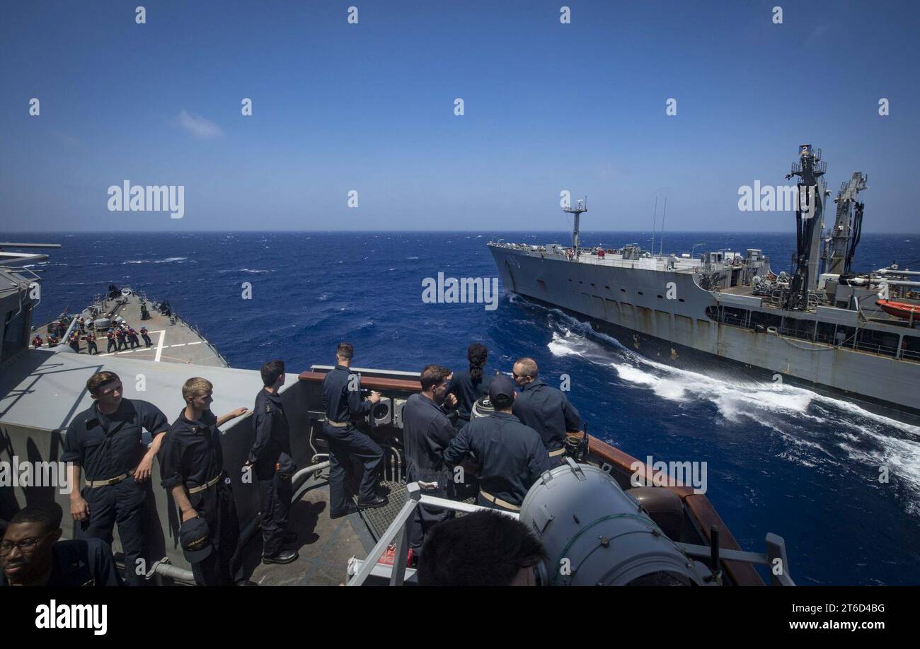 USS Carney Conducts Underway Replenishment (30075245058 Stock Photo - Alamy
