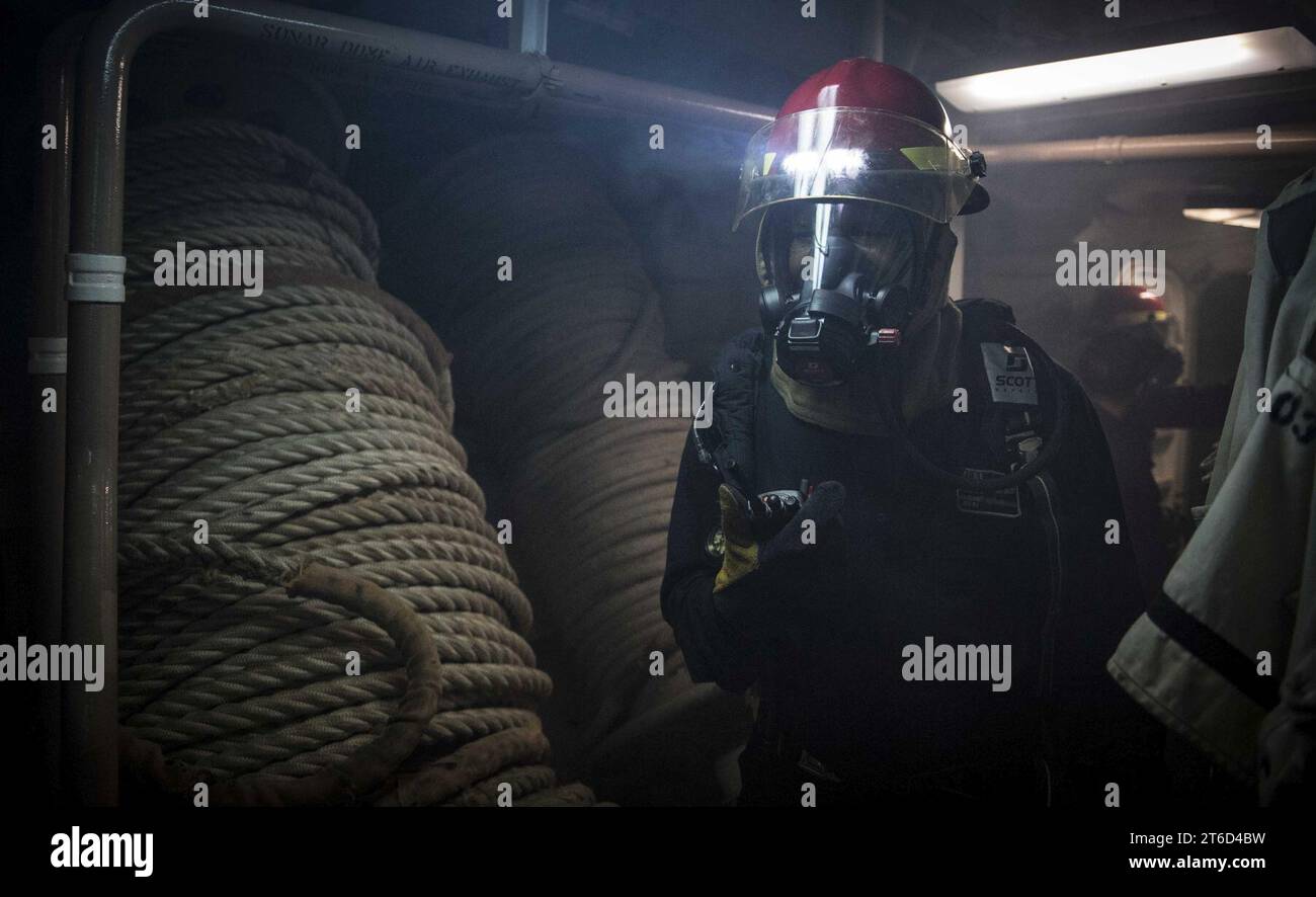 USS Carney Conducts General Quarters Drill (43771998762 Stock Photo - Alamy