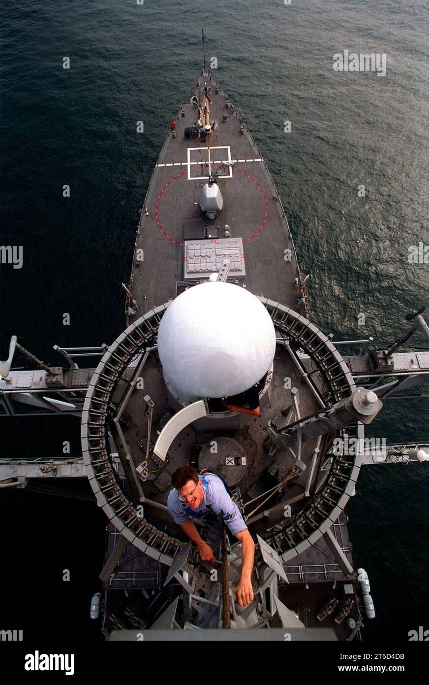 USS Carney DDG-64 masthead Stock Photo - Alamy