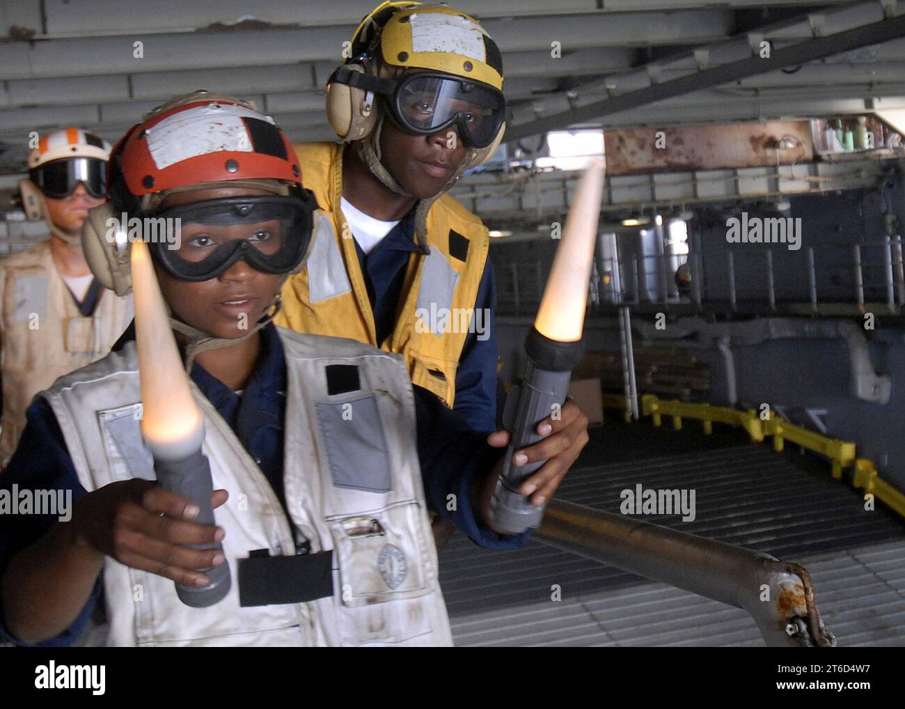 USS Carter Hall action Stock Photo - Alamy
