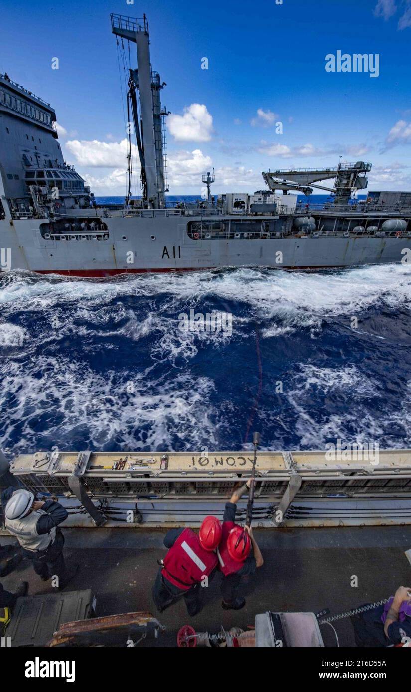 USS Chafee conducts Replenishment-at-Sea with HMNZS Aotearoa during ...