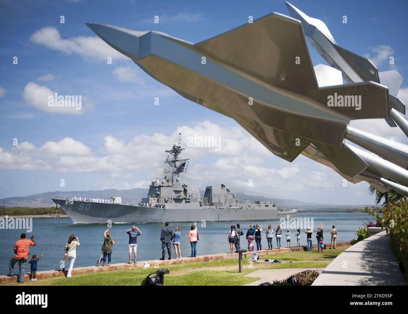 USS Chafee departs on a deployment Stock Photo - Alamy