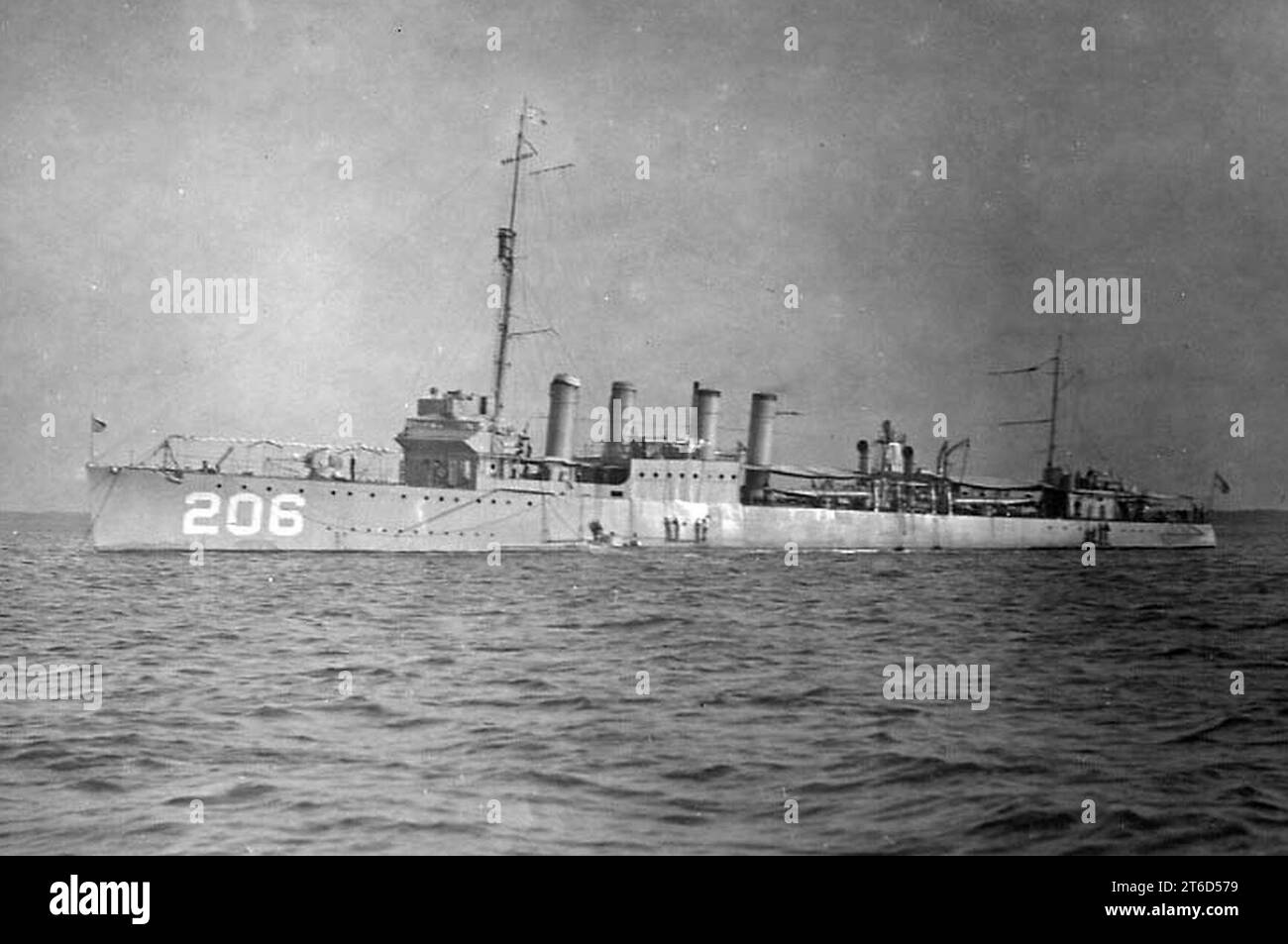 Uss chandler hi-res stock photography and images - Alamy